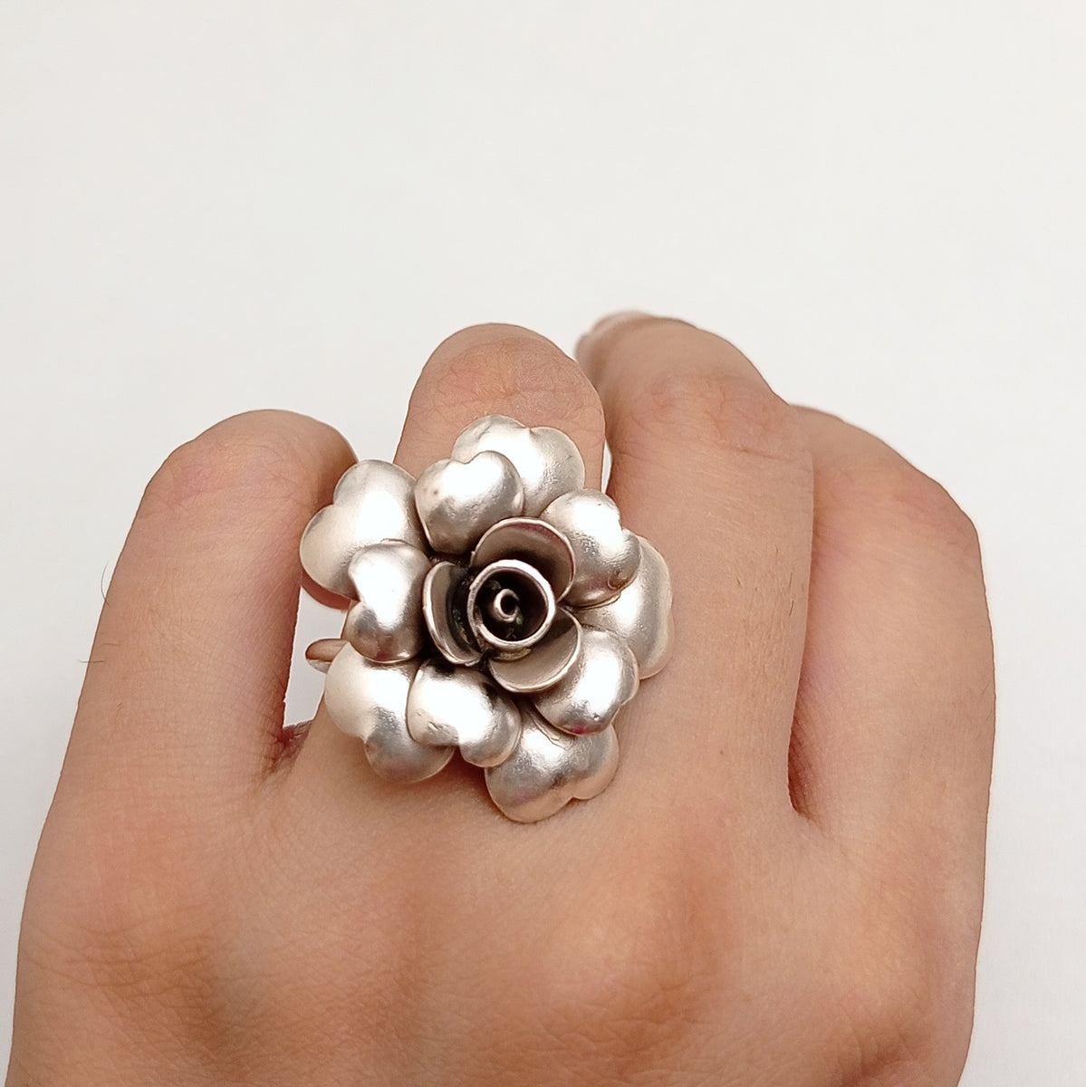 Flower Ring – Silver Streak Store