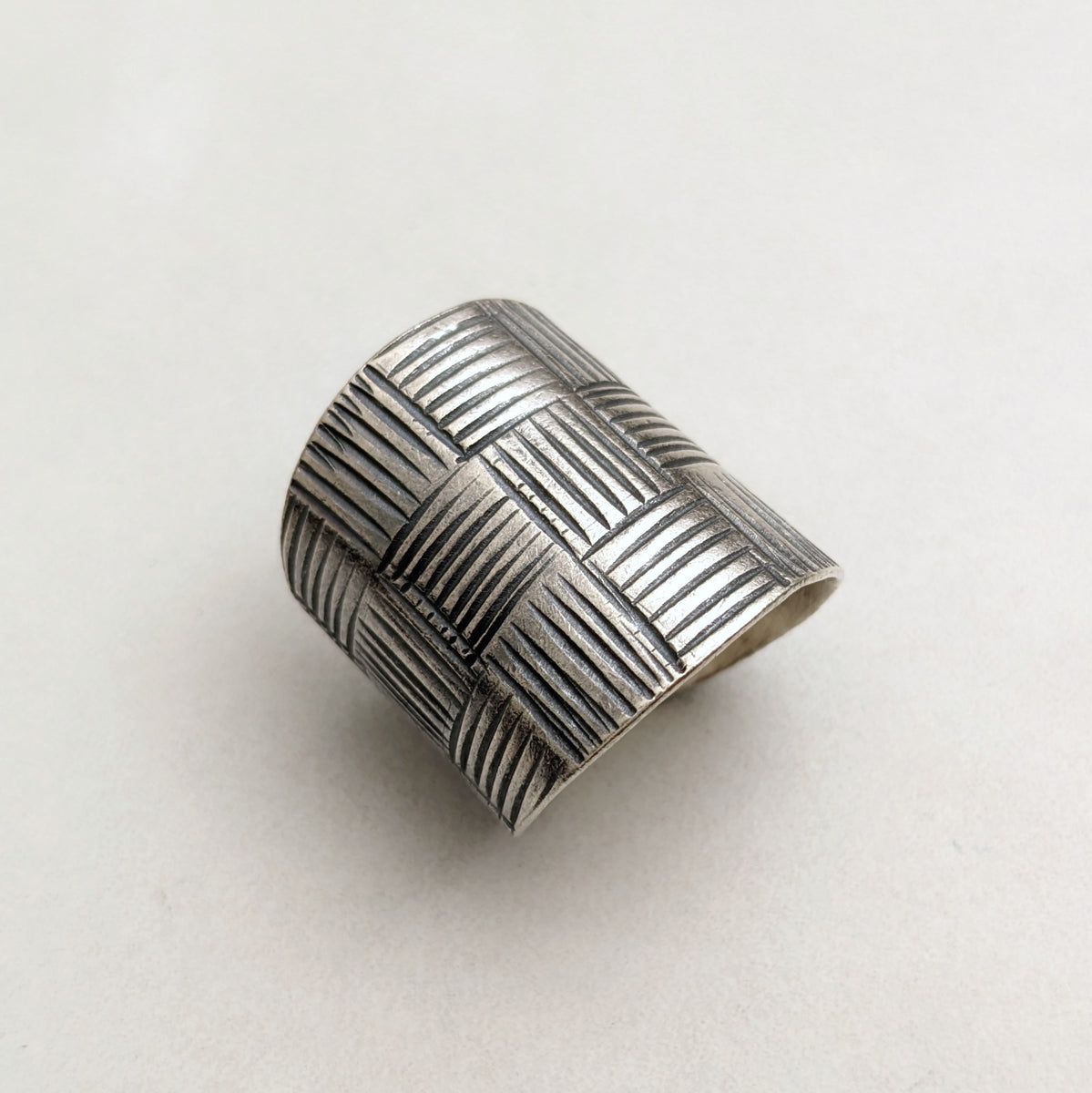 Grid ring – Silver Streak Store
